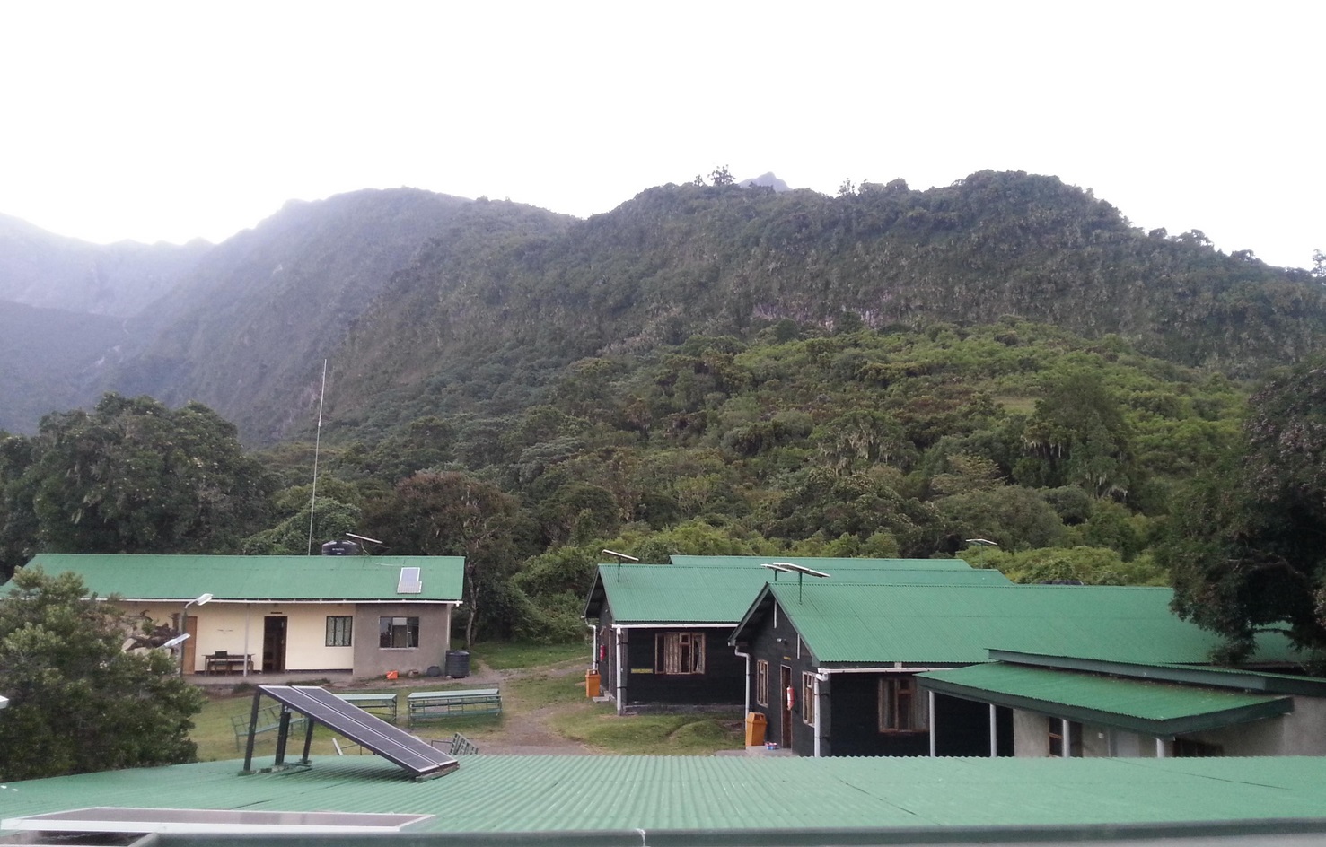 Climbing Mount Meru in 3 days (2/3) | Miriakamba Huts Camp (2,514 m ...
