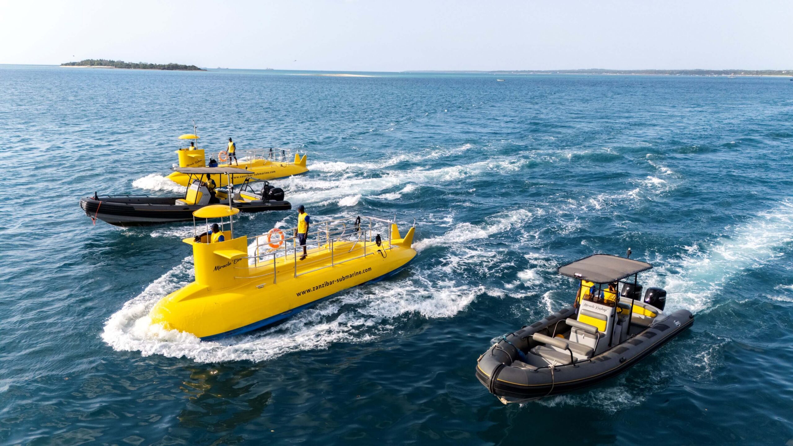 Semi-Submarine Experience - the Classic Reef Tour to corals & reef ...